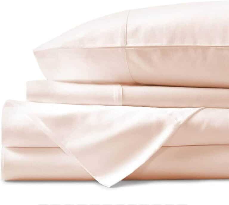 What Is Sateen? and How Does It Compare to Other Fabrics - NapLab